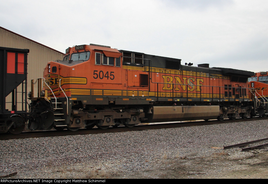 BNSF 5045